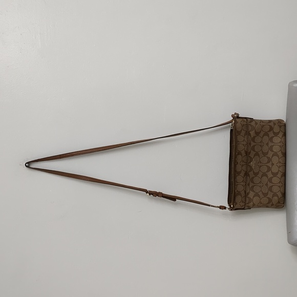 Coach | Bags | Coach Signature Crossbody Bag | Poshmark